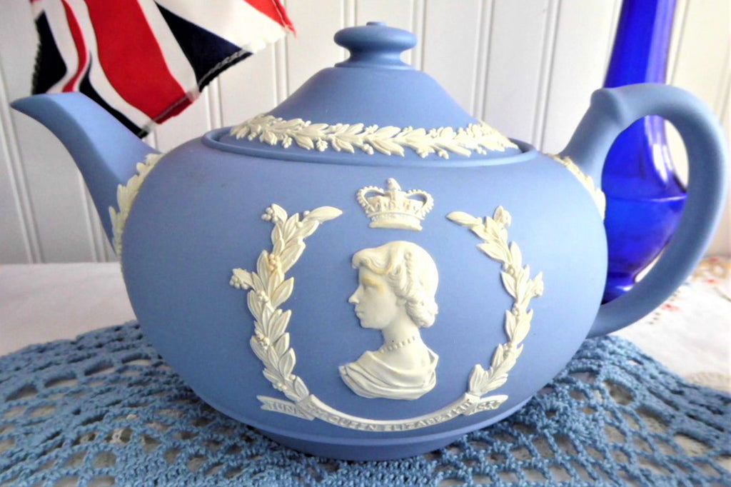 Teapot Queen Elizabeth II Coronation Wedgwood Blue Jasper 1953 Royal M – Antiques And Teacups