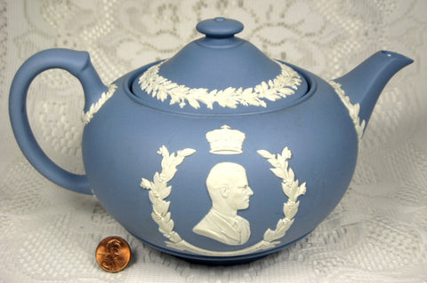 Teapot Queen Elizabeth II Coronation Wedgwood Blue Jasper 1953 Royal M – Antiques And Teacups