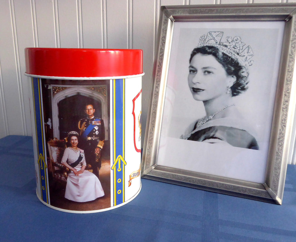 Tea Tin Queen Elizabeth II Silver Jubilee 1977 England Red Blue Cylind ...