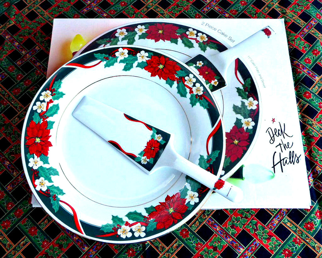 Christmas Holiday Cake Plate And Server Holly Porcelain Boxed Deck The ...